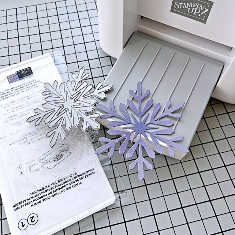 Stunning Monochromic Winter Snowflake Card | Imagine Blog